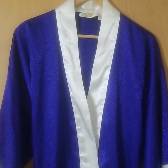 Victoria's Secret | Intimates & Sleepwear | Vintage Paisley Robe 2 ...